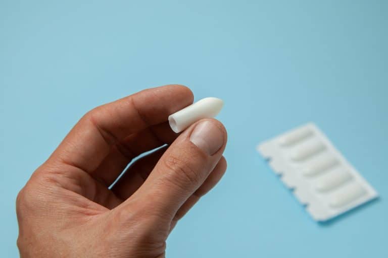Cara Pakai Obat Suppositoria yang Benar, Ikuti Panduannya | Good Doctor ...